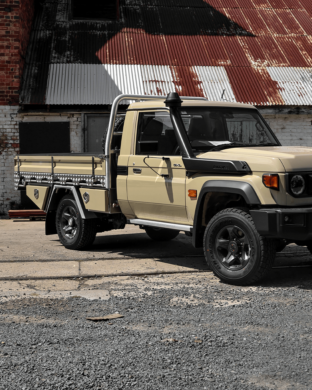 Sandy Single Cab 79 Series | Norweld Deluxe Tray