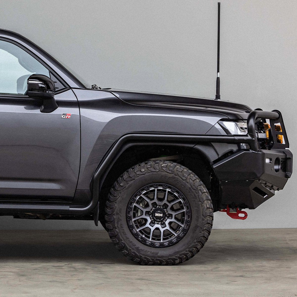 Premium Steel Side Steps and Rails to suit Toyota Landcruiser 300 Seri